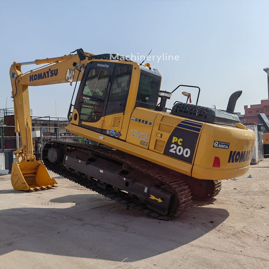 Komatsu PC200-8 bager guseničar