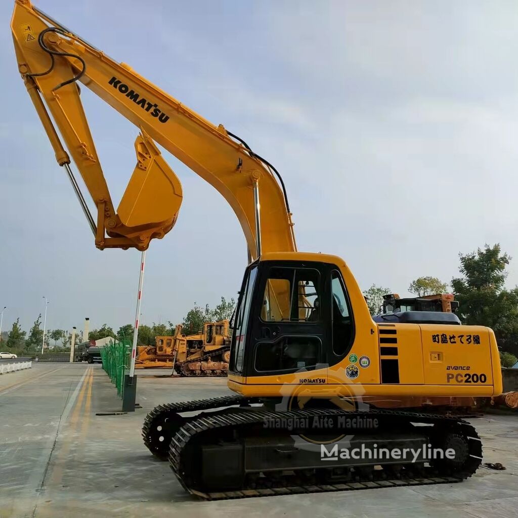Komatsu PC200-6 bager guseničar