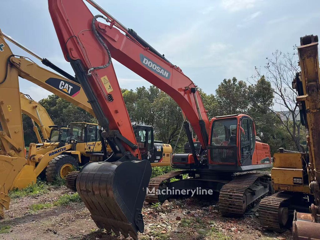 Doosan DX300LC-9 bager guseničar