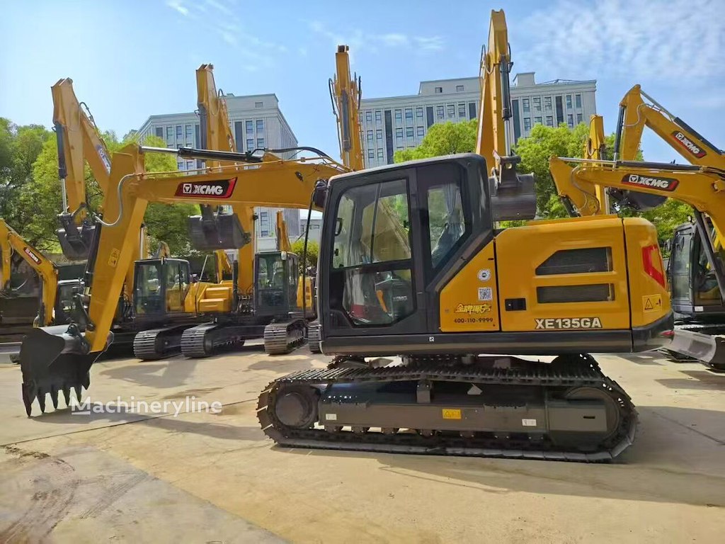Novi XCMG XE135GA bager guseničar