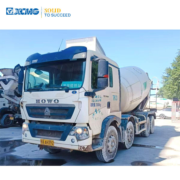 XCMG G12V kamion s mešalicom za beton