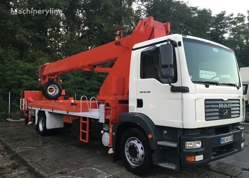 MAN TGM18.280 auto dizalica s korpom