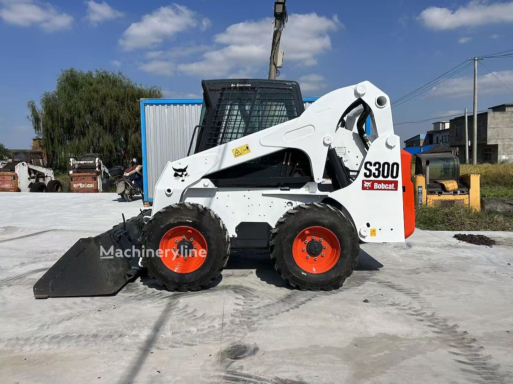 Bobcat S300 mini utovarivač