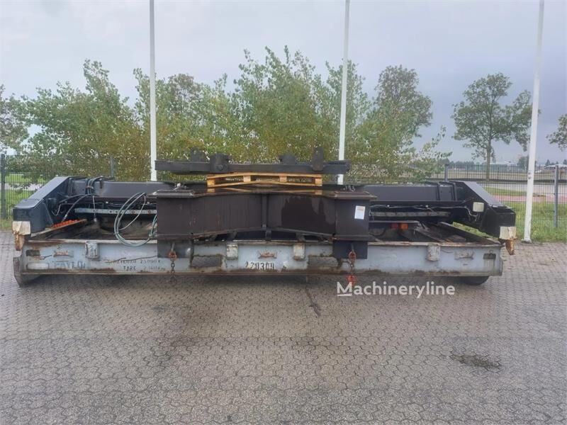 Toplift FLT 3240 posipač kontejnera