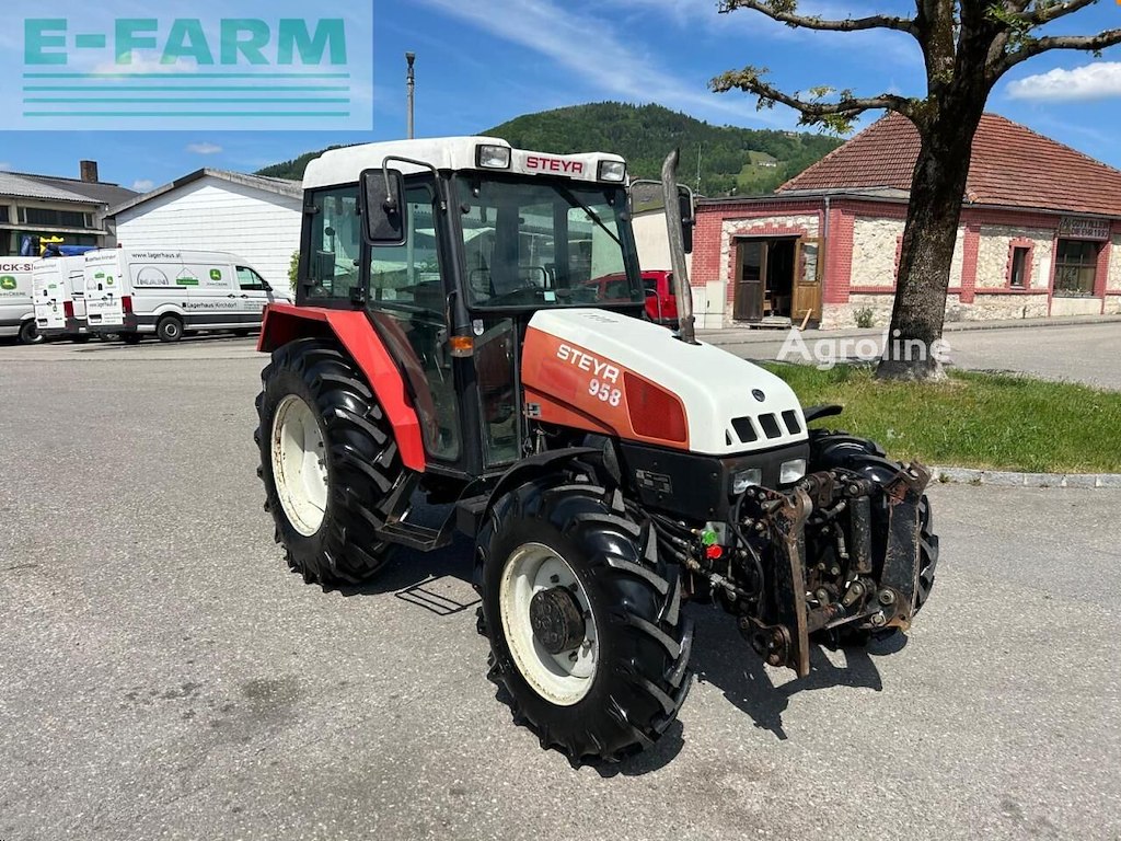 Steyr m 958 a traktor točkaš