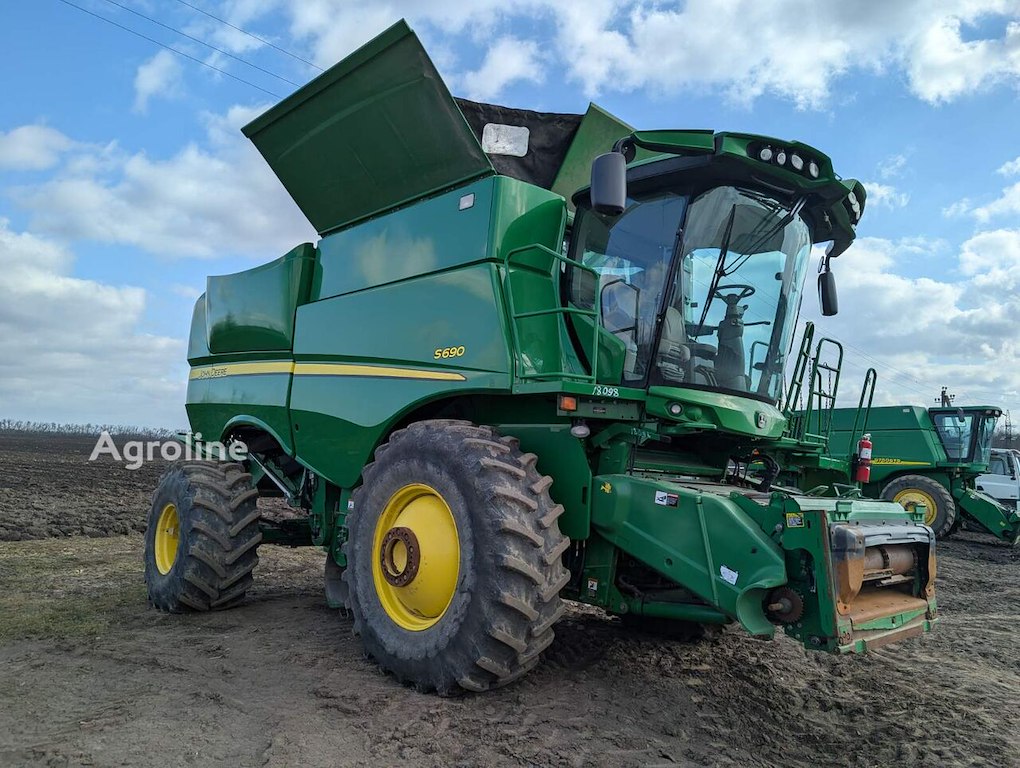 John Deere S690 kombajn za žito