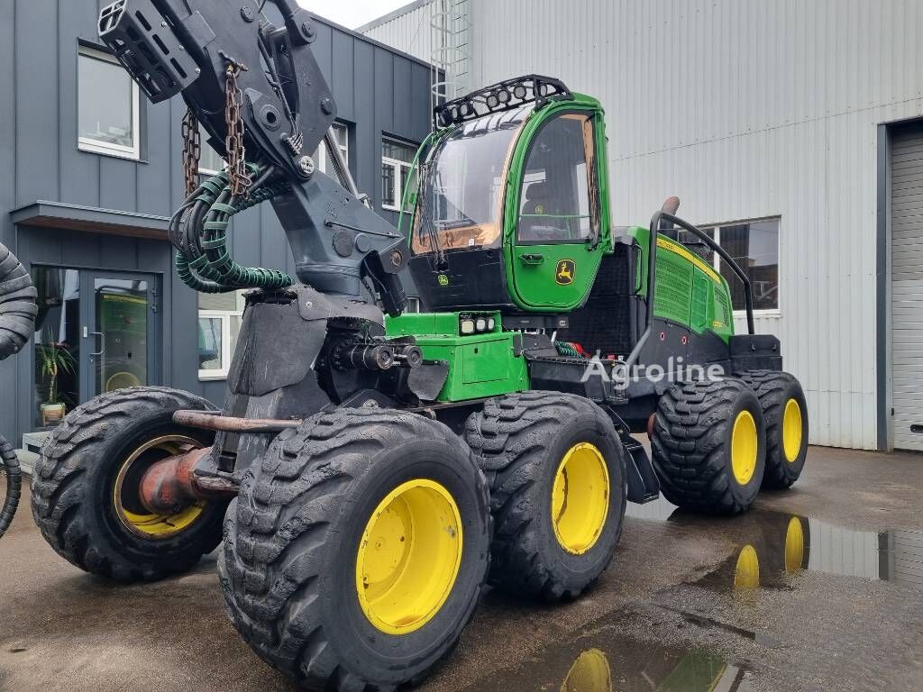 John Deere 1270 G harvester