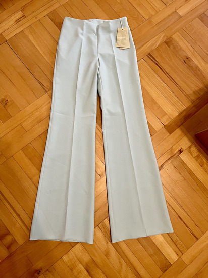 Zvonaste mint pantalone Rinascimento