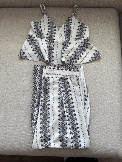 Letnji komplet top + pantalone sa izrazom