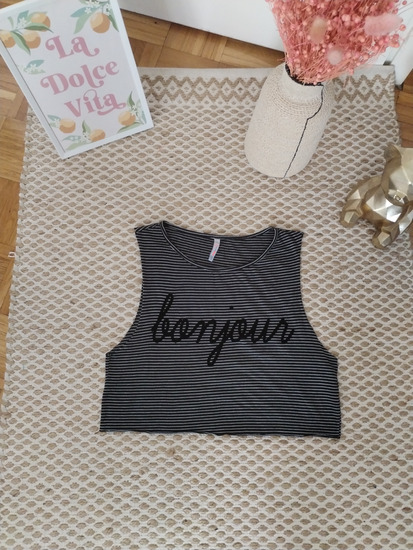 New Yorker crop top
