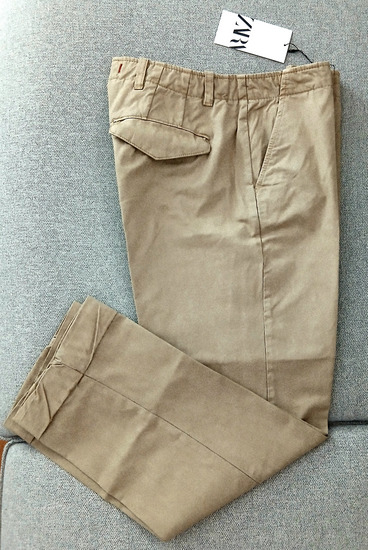 ZARA pantalone.Novo.