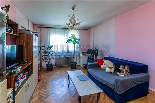 Trosoban, Duvanište, peti sprat, lift