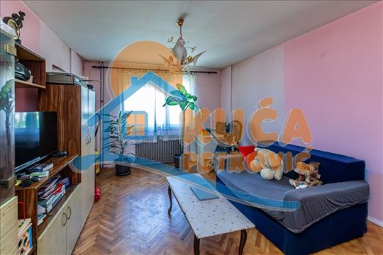Trosoban, Duvanište, peti sprat, lift