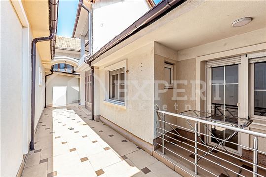 Na prodaju kuća u centru Niša, 375m2