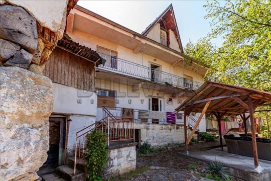 Kuća 180m2, Ostrovica