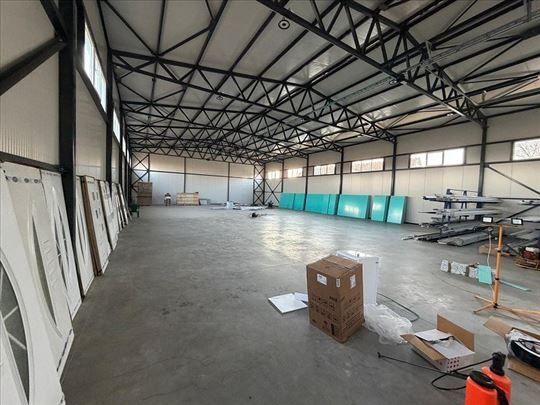 Borča-Put za Ovču,magacin 640m2