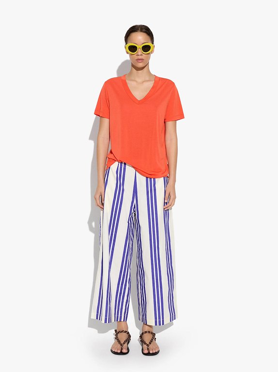 T-SHIRT WITH V-NECK