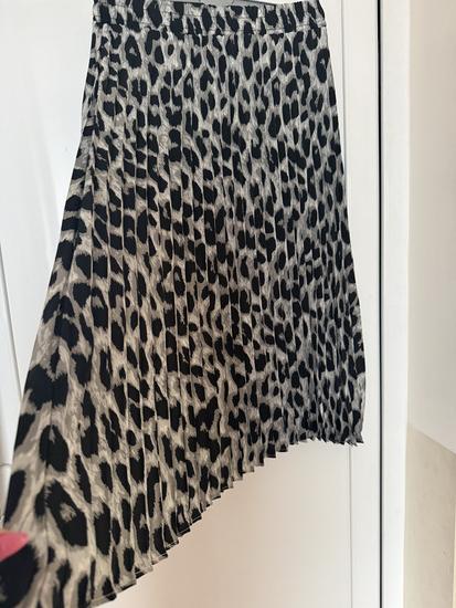 Animal print plisirana suknja***