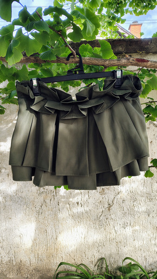 Novo khaki mini suknja XL PLT