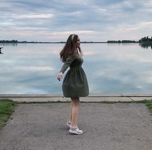 Maslinasta haljina s dugim rukavima