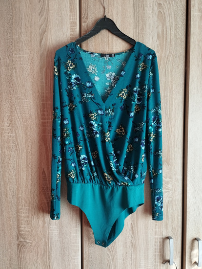 Cvetna Bodi Majica, Bershka, S-M