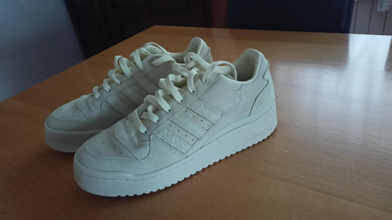nove original Adidas patike br.41 i 1/3
