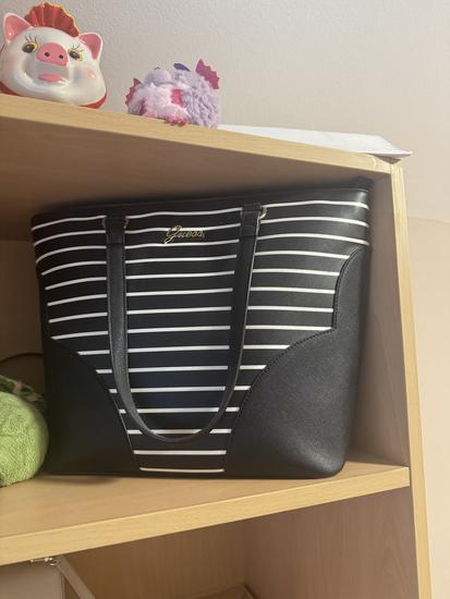Guess torba kao nova