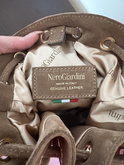 Nero Giardini vrećasta kožna torbica
