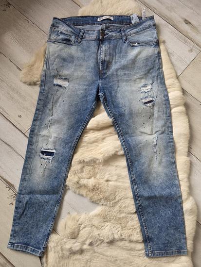 Zara muske farmerice 46