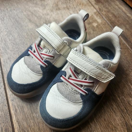 Clarks 1st walking shoes 23