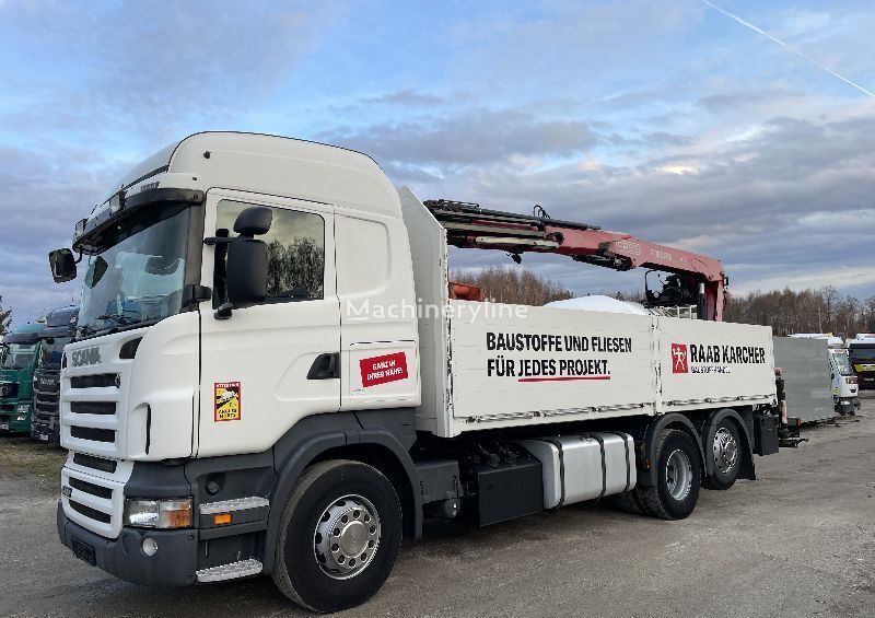 Scania R 420 kamion s ravnom platformom