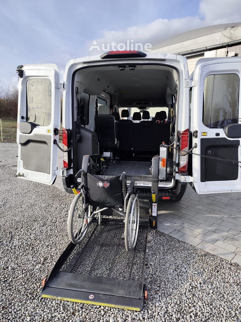 Ford Transit putnički minibus