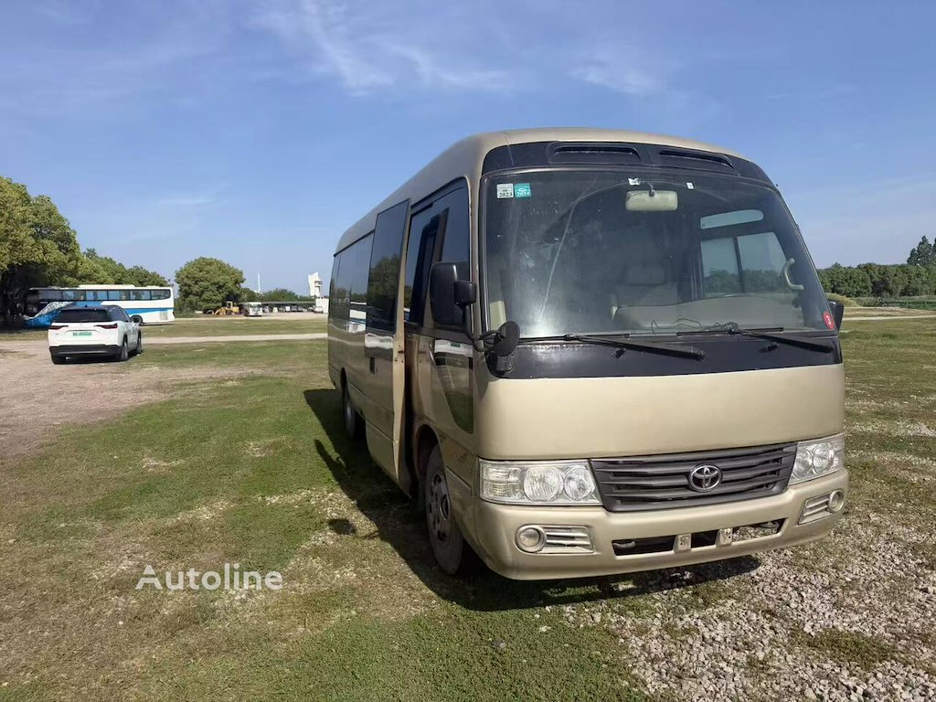 Toyota Coaster prigradski autobus