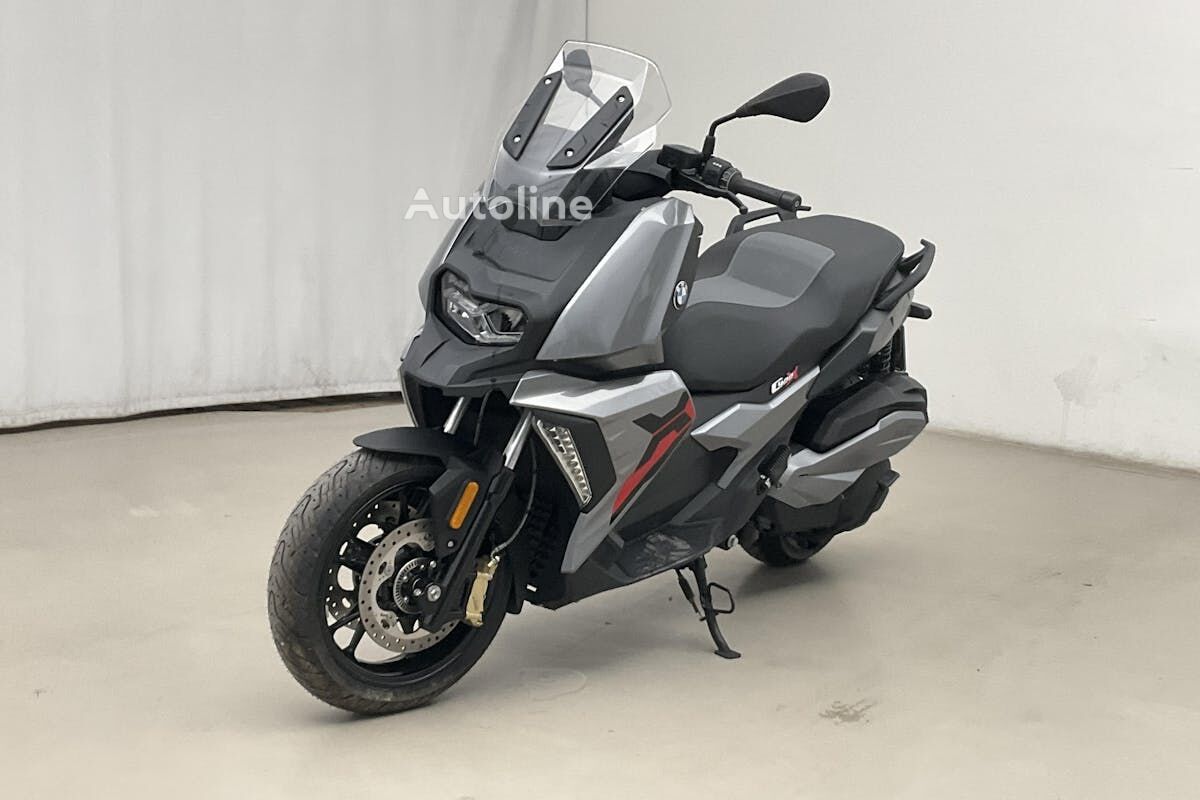 Prodaje se BMW C 400 X skuter na aukciji