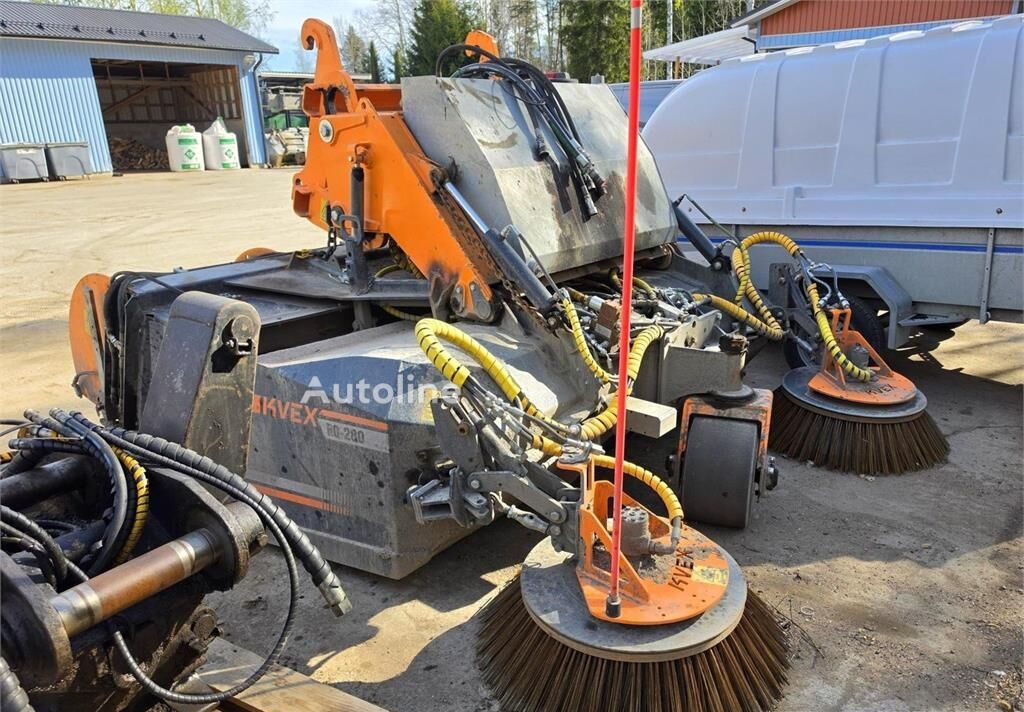 KVex RQ-280 četka za čišćenje ulica