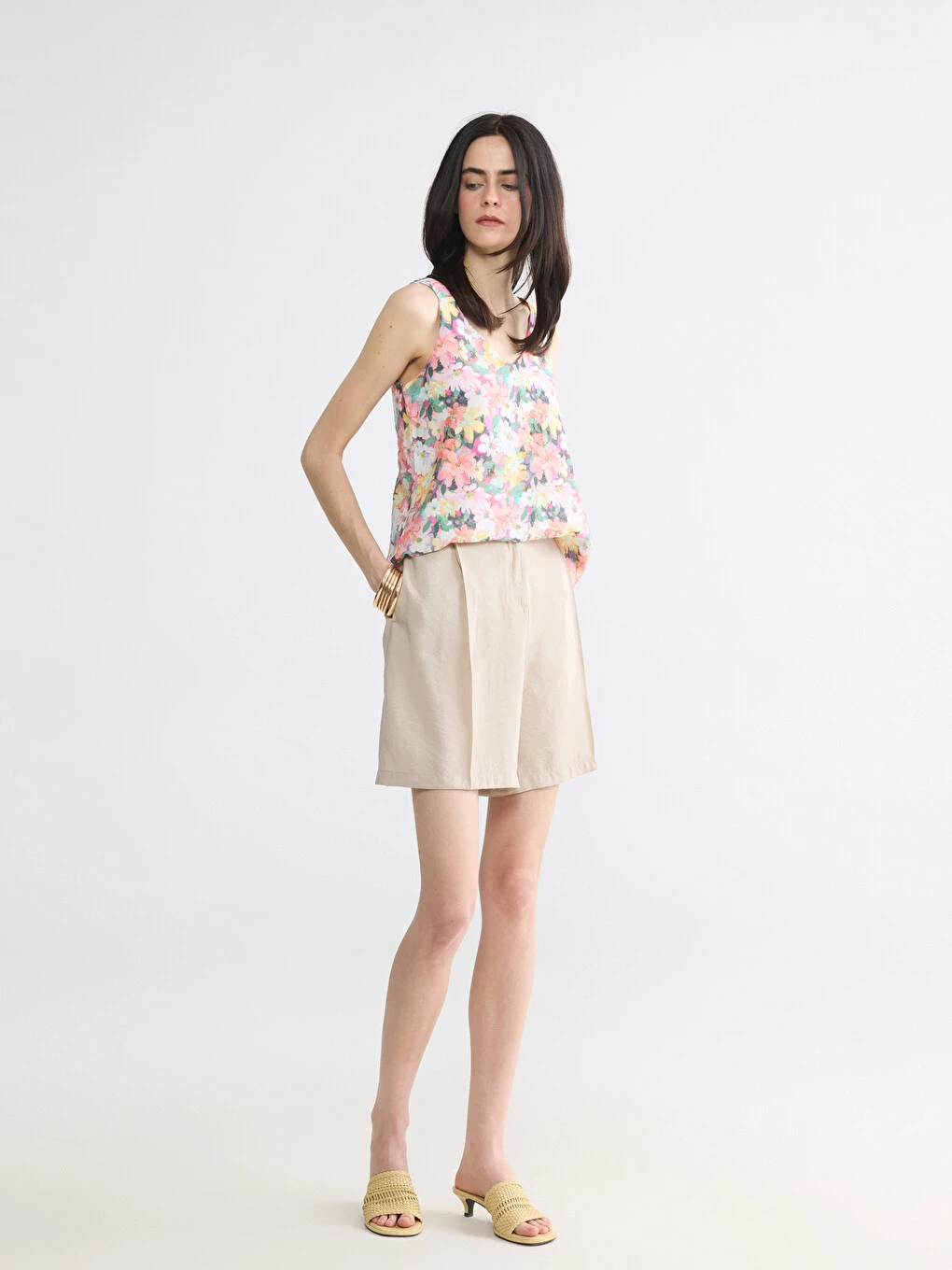 LCWAIKIKI Classic Bluza Sa V Izrezom I Cvetnim Dezenom
