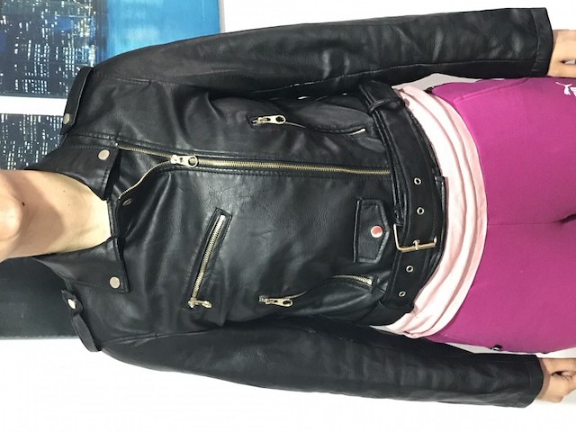 Jakna Sinsay br L/40 crne boje motorka eko koze