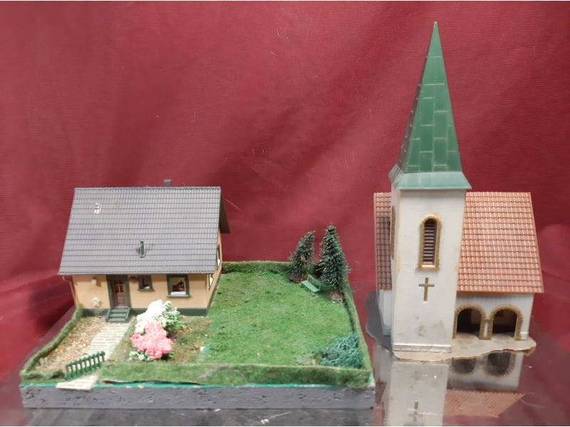 STARA KOLEKCIONARSKA MAKETA HQ SET KUĆA CRKVA
