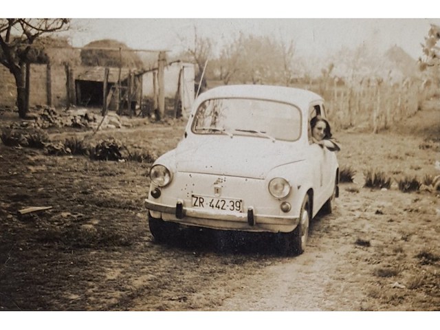 Fotografija `ZASTAVA 750` Zrenjanin Jugoslavija