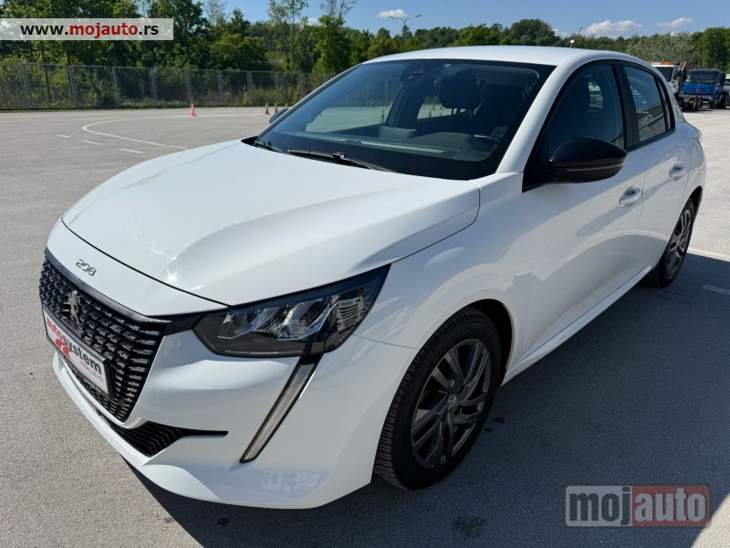 Peugeot 208 1.2 KREDITI NA LICU MESTA