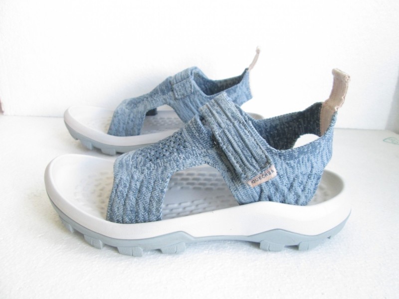 SANDALE "QUECHUA" 35 KAO NOVE