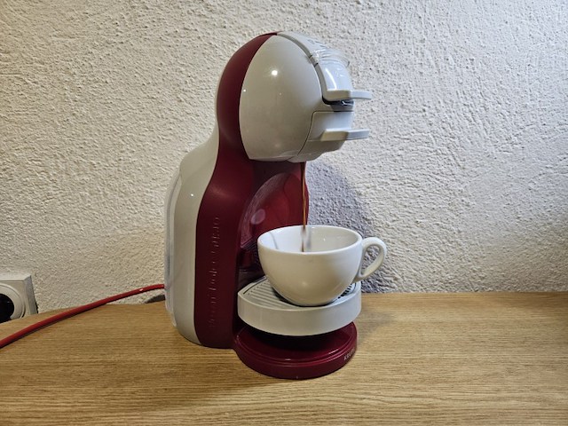 Kafe aparat Krups Dolce Gusto Mini Me kapsule za kafu K