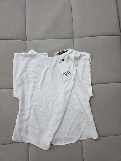 Zara bluza    nova sa etiketom M
