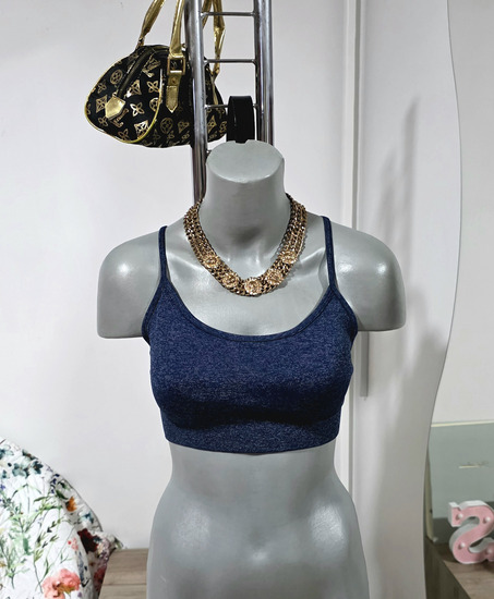    Novi teget top