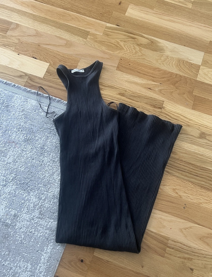 Zara rebrasta haljina