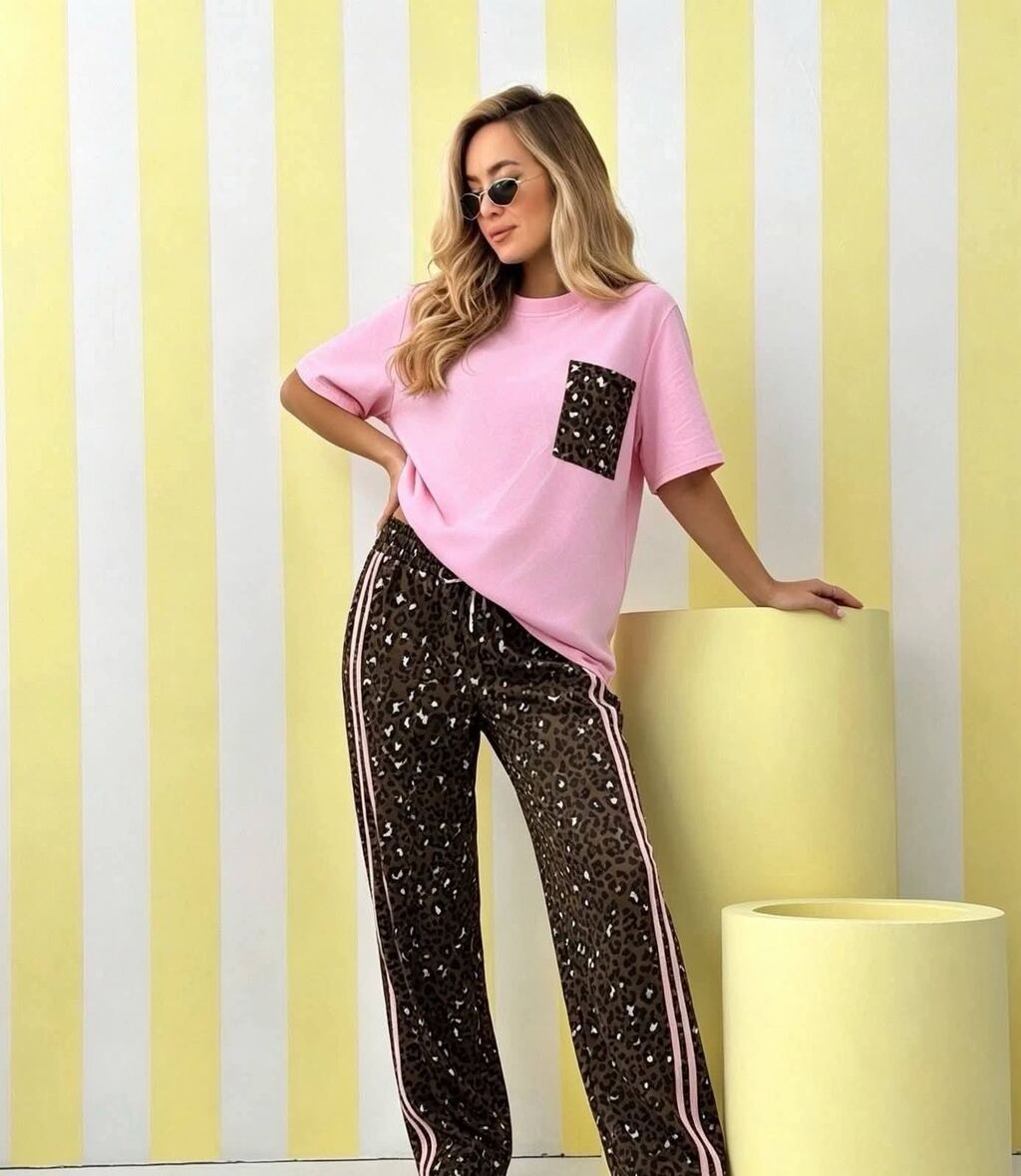 Dvodеlni ženski komplet – majica i pantalone sa leopard printom -