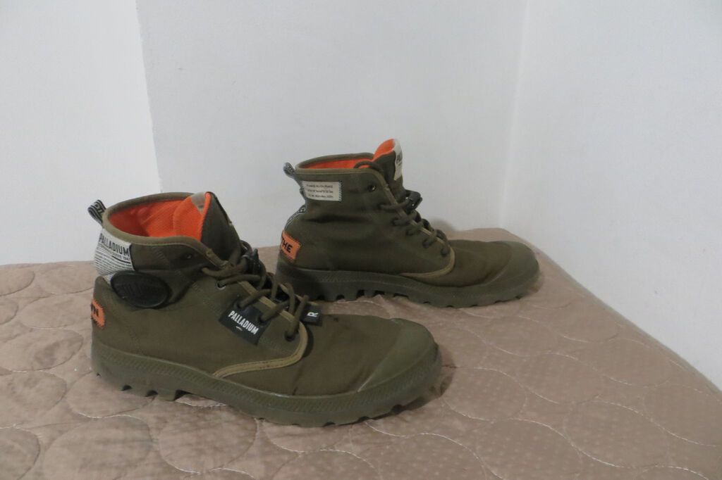 Palladium muške patike/gležnjače, model sa urban-outdoor stilom. -