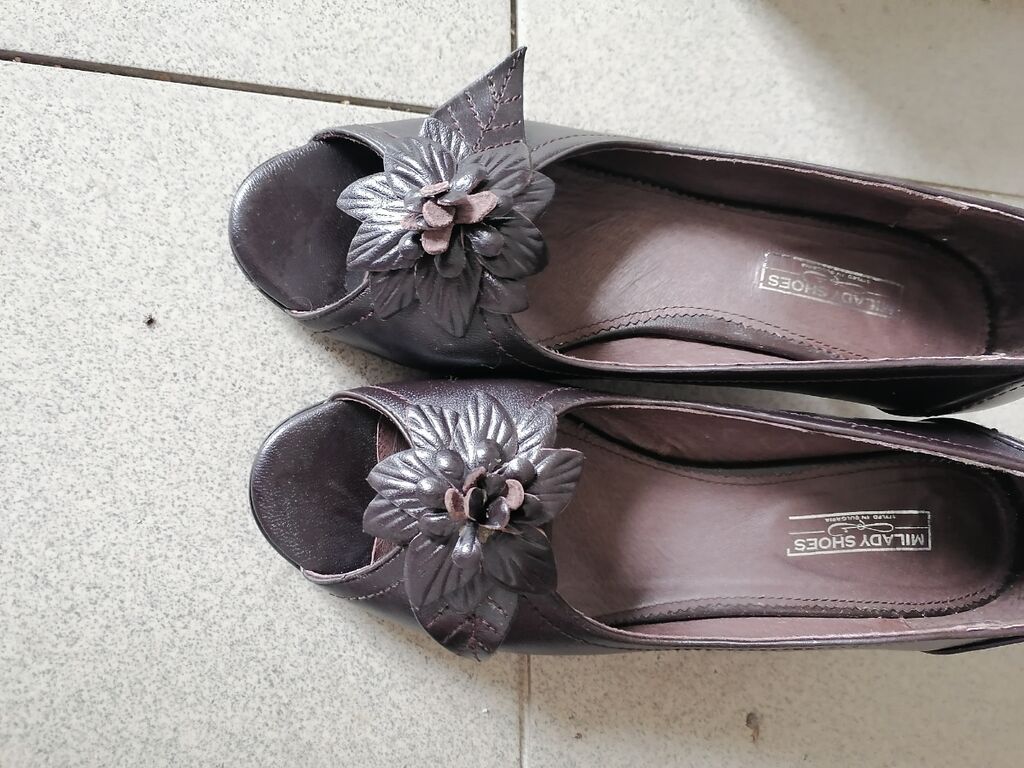 Elegantne ženske salonke MILADY SHOES - Model: peep-toe salonke sa