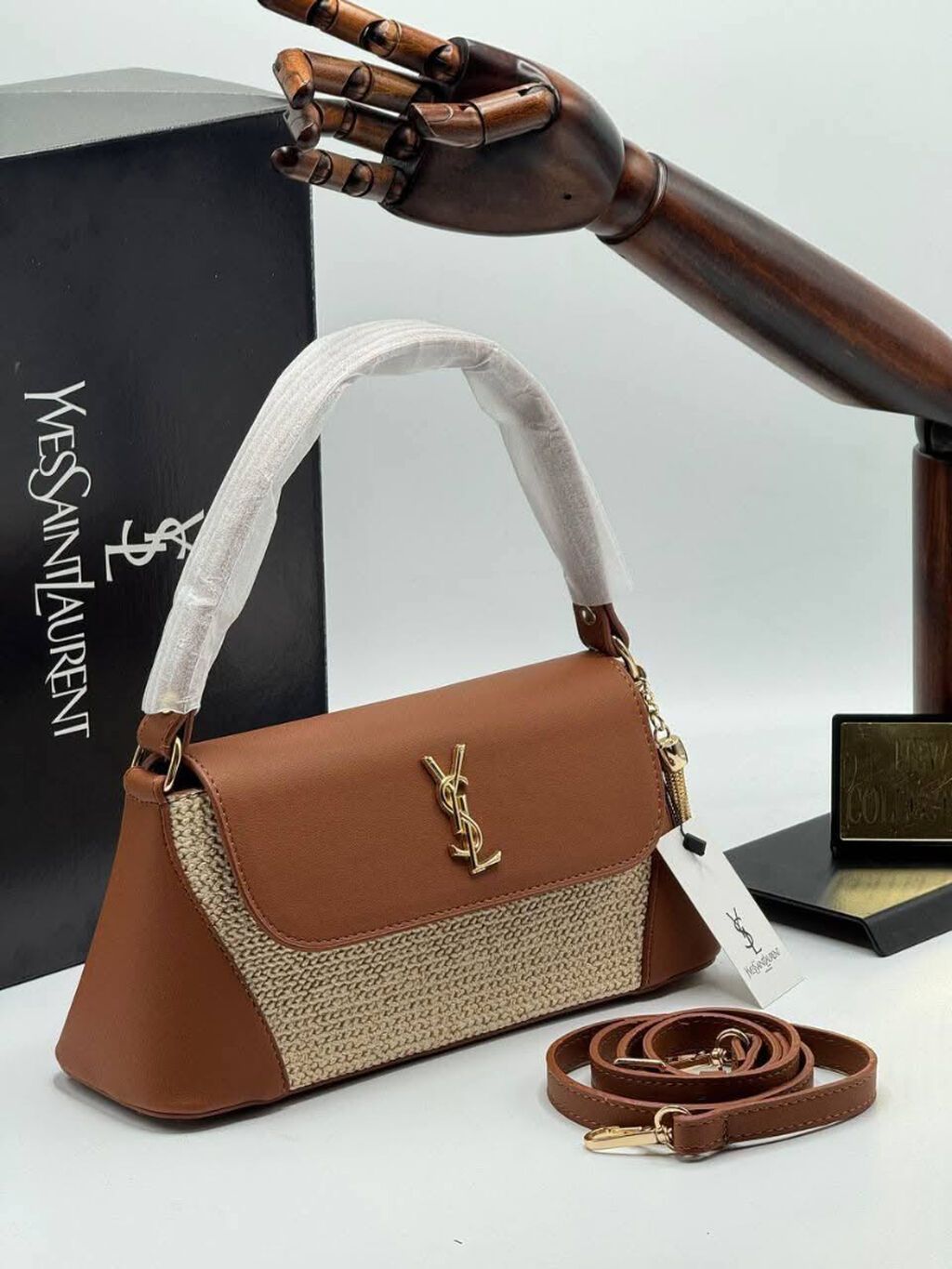 YSL torba – elegantna baguette silueta - Model: kompaktna damska