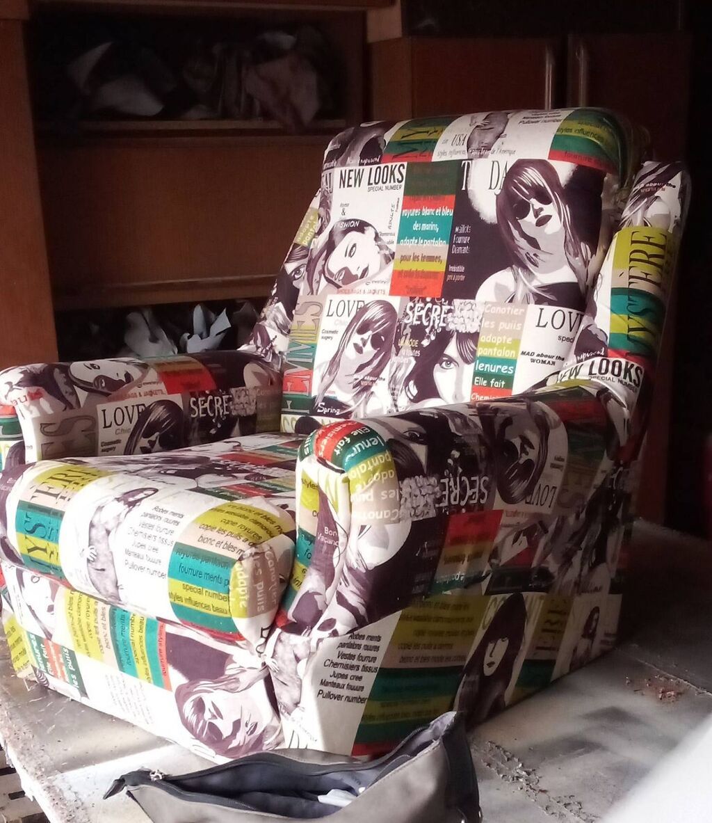 Fotelja sa naslonom i rukonaslonima – pop-art/retro dizajn - Model